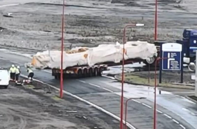 Safety Alert: Worker struck by abnormal load during transit - ICHCA ...